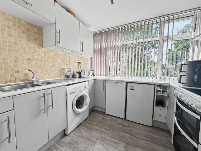 St Martins Court, Bath BA2, 2 bed flat to rent, £1,350 pcm | PrimeLocation