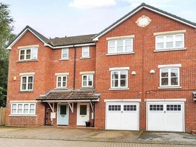 St. Martins Court, Robin Hood, 4 Bedroom Town