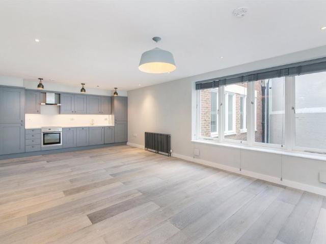 St Martins Lane, Covent Garden, WC2N 1 bed apartment to rent £3,250 pcm £750 pw