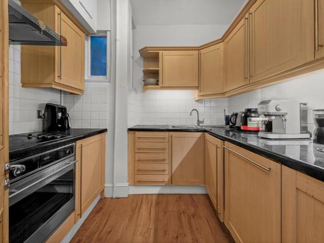St. Martin's Lane, London WC2N 2 bed apartment to rent £3,791 pcm £875 pw