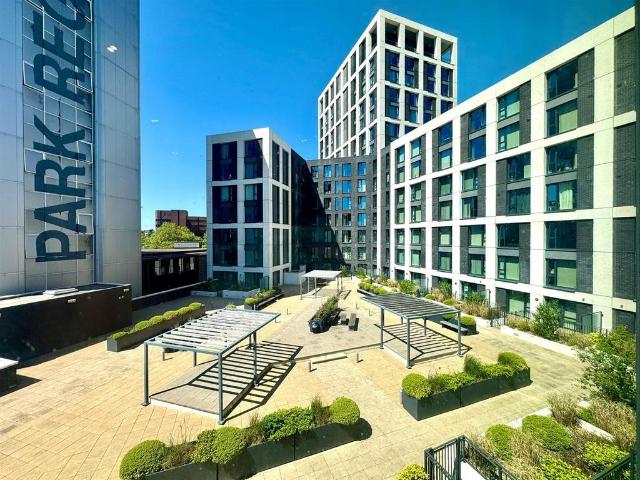 Broad Street, Birmingham B15 2 bed apartment to rent £1,550 pcm £358 pw