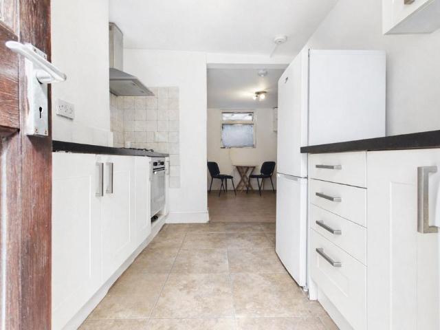 St Martins Street, Brighton, BN2 4 bed terraced house to rent £2,254 pcm £520 pw