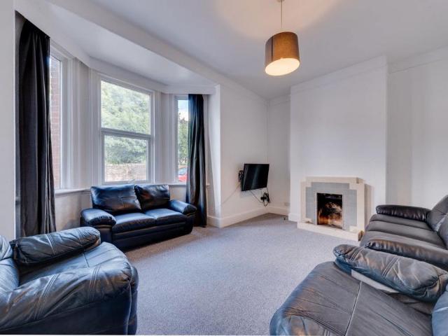 St Martins Terrace, Canterbury 5 bed house to rent £2,626 pcm £606 pw