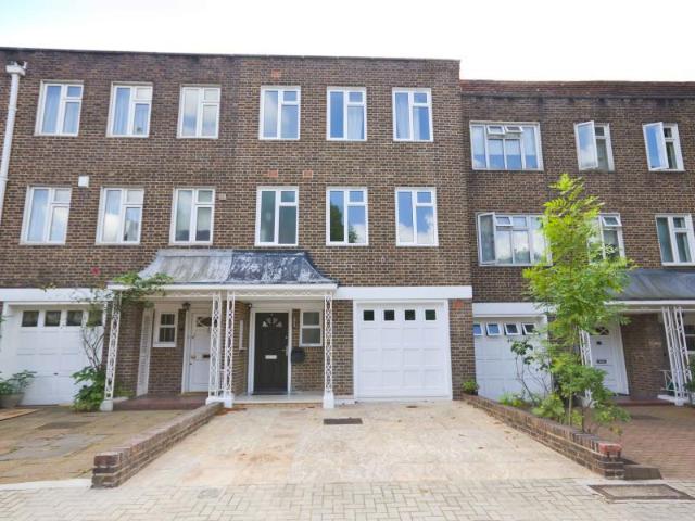 St Mary Abbots Terrace, Kensington, W14 6 bed flat to rent £9,750 pcm £2,250 pw