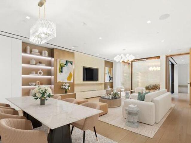 St. Mary Abbots Place, High Street Kensington, 3 Bedroom Flat