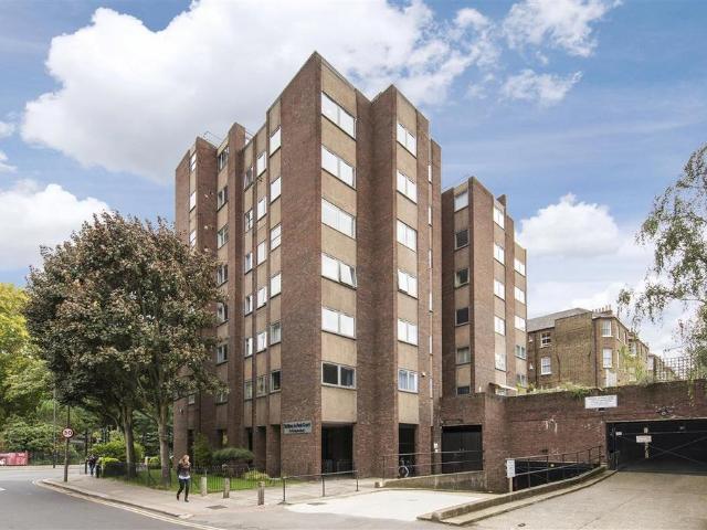 St Mary Le Park Court, Parkgate Road. 2 bed flat to rent £2,800 pcm £646 pw