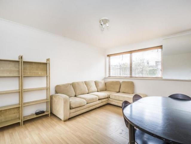 St Mary Le Park Court, Parkgate Road, Battersea Park, London SW11, 3 bed flat to rent, £2,812 pcm | PrimeLocation