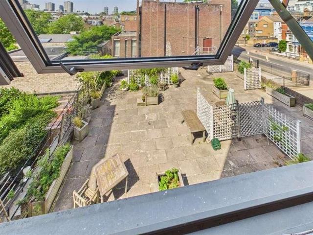 St Mary Le Park Court, Parkgate Road, London, SW11