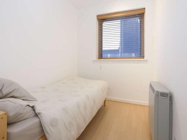 St Mary le park Court, Parkgate Road, London, SW11