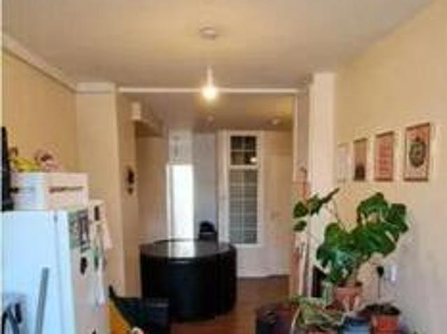 St. Mary Road, London, 3 Bedroom Flat