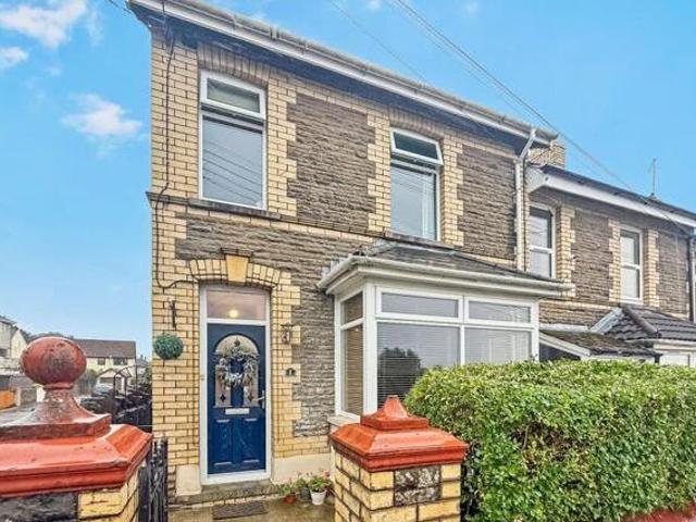 St. Mary Street, Bedwas, 3 Bedroom End