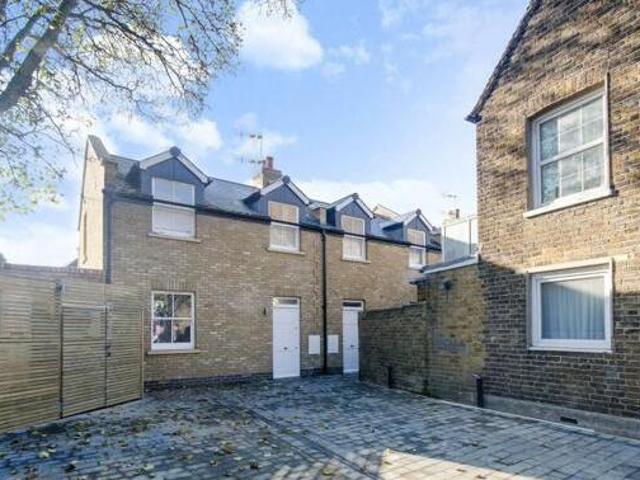St Mary´s Square, Ealing, 2 Bedroom Cottage