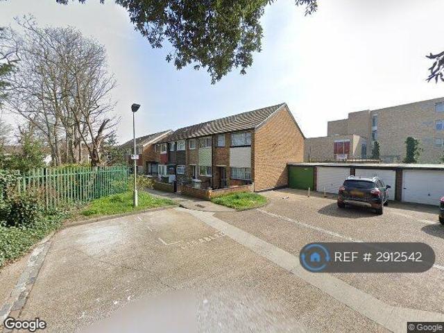 St. Mary's Approach, London, E12 2 bed semi detached house to rent £2,100 pcm £485 pw