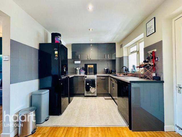 St Marys Avenue, Lincoln 2 bed terraced house to rent £1,095 pcm £253 pw