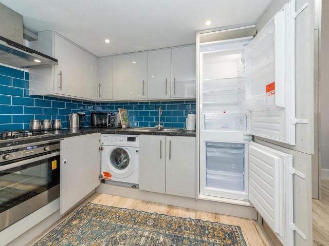 St. Marys Butts, Reading, RG1 2 bed flat to rent £2,480 pcm £572 pw