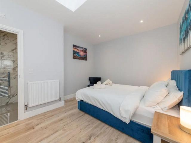 St Marys Butts, Reading RG1, 2 bed flat to rent, £2,800 pcm | PrimeLocation