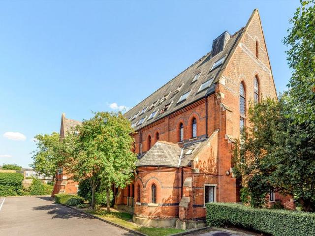 St. Marys Court, London W6 1 bed flat to rent £2,200 pcm £508 pw