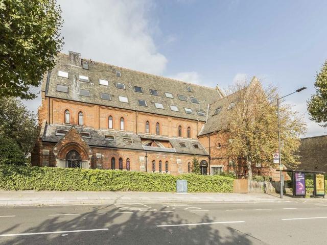St. Marys Court, London W6 1 bed flat to rent £2,200 pcm £508 pw