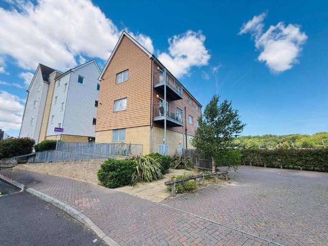 St Marys Island, Chatham 1 bed apartment to rent £1,150 pcm £265 pw
