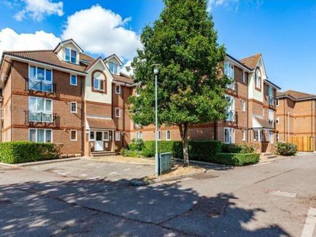 St. Marys Lane, Upminster, 2 Bedroom Apartment