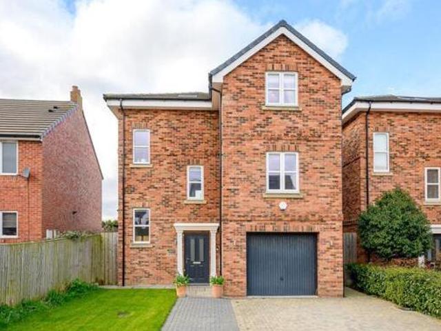 St. Marys Place, Church Fenton, 4 Bedroom Detached