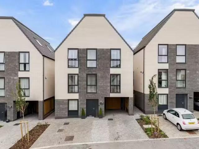 St Marys Rise, Lydden, Dover, CT15 5 bed detached house for sa.