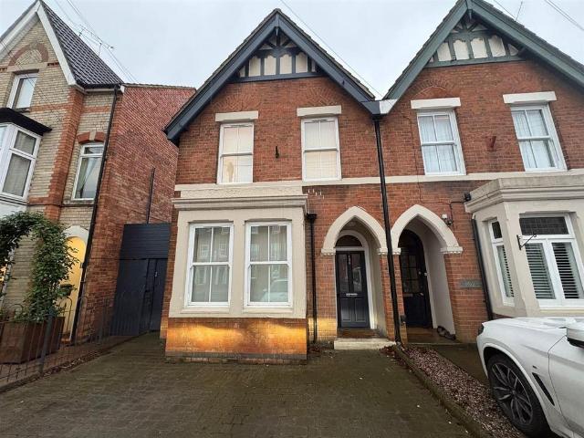 St. Marys Road, Market Harborough 2 bed ground floor flat to rent £1,375 pcm £317 pw