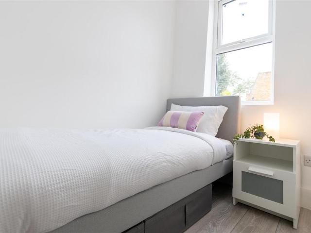 St. Marys Road, Ealing, W5 Studio to rent £1,257 pcm £290 pw