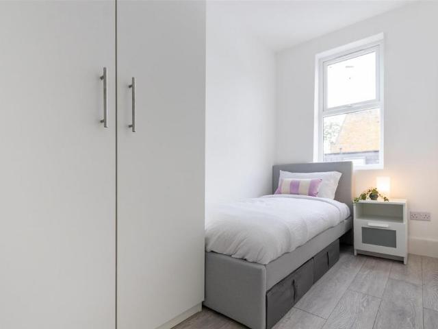 St. Marys Road, Ealing, W5 Studio to rent £1,343 pcm £310 pw