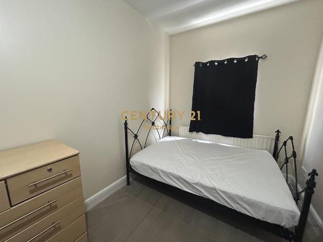 St. Marys Road, ILFORD IG1 Studio to rent £1,000 pcm £231 pw