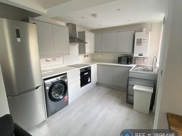 St. Mary's Road, London, E10 5 bed terraced house to rent £3,900 pcm £900 pw