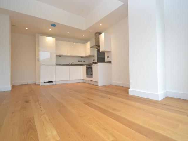 St. Marys Road, Surbiton KT6, 1 bed flat to rent, £1,650 pcm | PrimeLocation