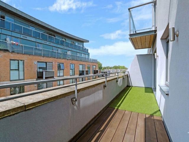 St. Mary's Road, Surbiton KT6, 2 bed flat to rent, £2,400 pcm | PrimeLocation