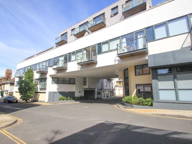 St Marys Road, Surbiton KT6, 2 bed flat to rent, £2,000 pcm | PrimeLocation