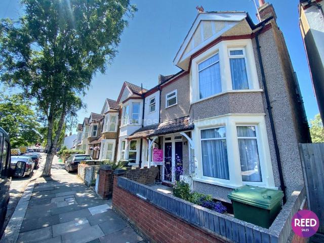 St Marys Road, Southend On Sea SS2, 2 bed flat to rent, £1,300 pcm | PrimeLocation