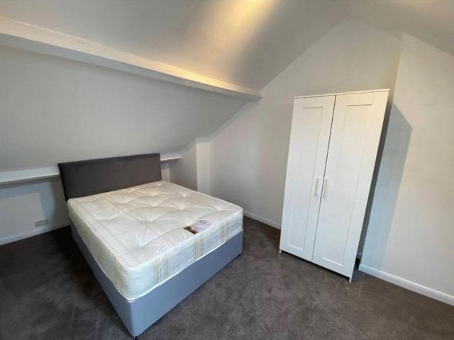 St. Marys Square, London, 4 W5, Room to rent, £900 pcm | PrimeLocation