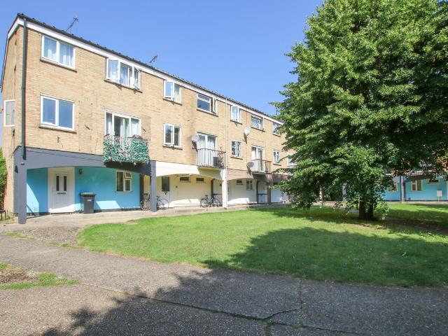 St. Marys Square, Newmarket CB8, Studio to rent, £850 pcm | PrimeLocation