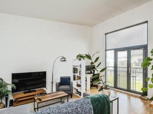 St. Margarets Court, Swansea, 1 Bedroom Flat