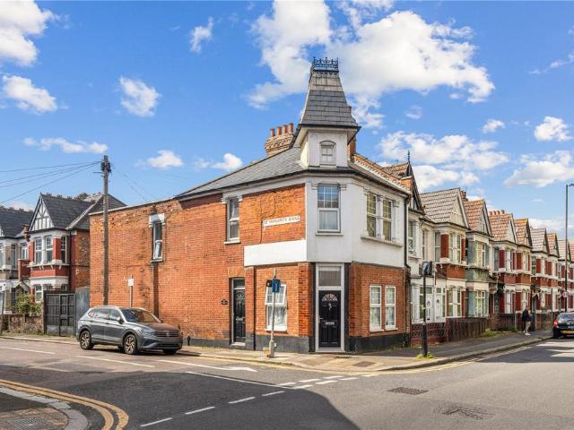 St. Margarets Avenue, London, N15 2 bed apartment to rent £1,800 pcm £415 pw