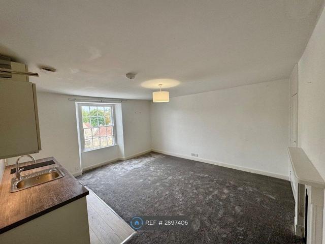 St Margaret's Street, Bradford On Avon BA15, Studio to rent, £875 pcm | PrimeLocation