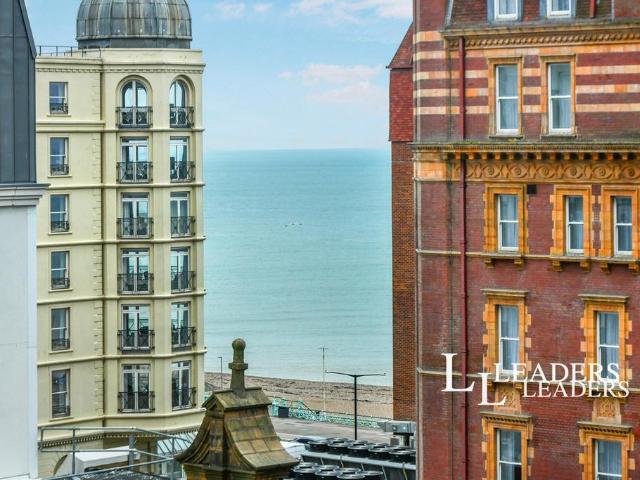 St. Margarets Place, Brighton, East. 2 bed flat to rent £1,650 pcm £381 pw
