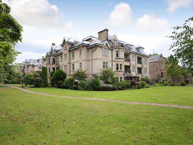 St. Margarets Place, Edinburgh EH9, 3 bed flat to rent, £1,995 pcm | PrimeLocation