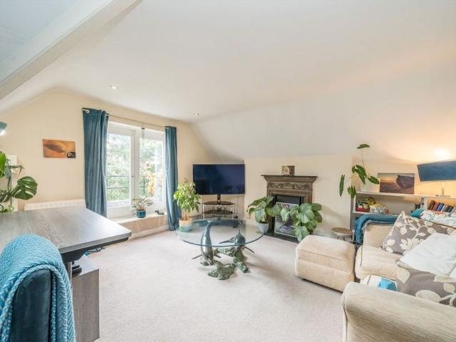 St. Margarets Road, TW1, London