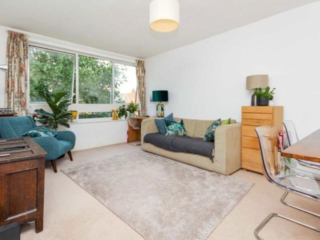 St. Margarets Road, TW1, London
