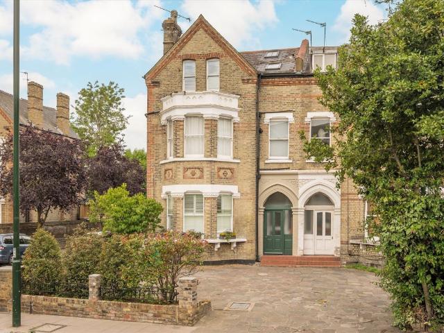 St. Margarets Road, St Margarets TW1, 2 bed flat to rent, £2,300 pcm | PrimeLocation