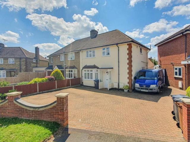 St Margarets Road, Stanstead Abbotts 1 bed apartment to rent £1,050 pcm £242 pw