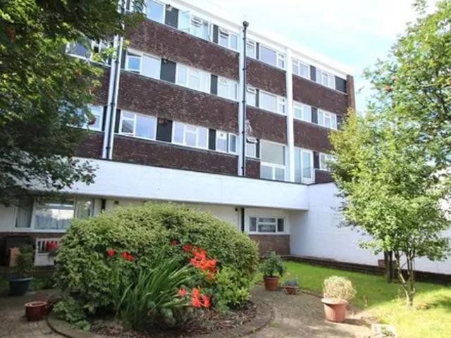 St. Mark's Hill, London, KT6 4LU, United Kingdom | 4 bed apartment for rent #7032395 | Rentberry