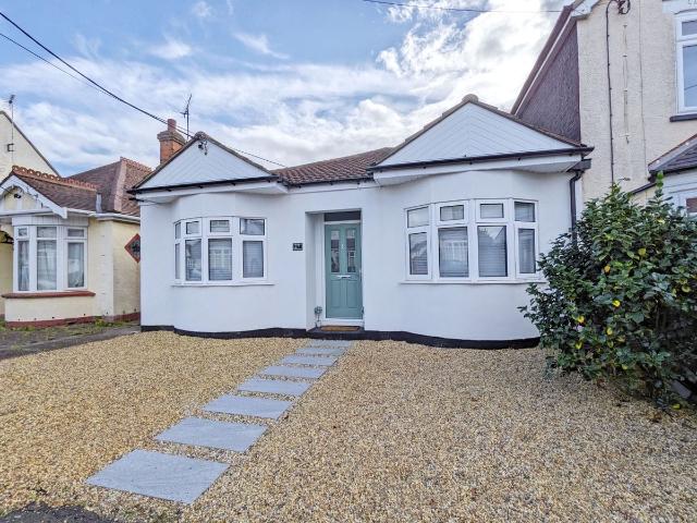 St. Marks Road, Hadleigh SS7, 4 bed semi detached bungalow to rent, £2,400 pcm | PrimeLocation