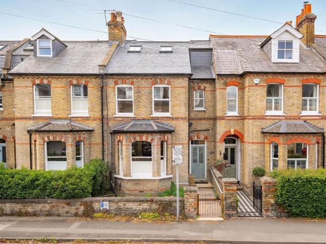 St. Marks Road, Windsor, SL4 4 bed house to rent £3,500 pcm £808 pw