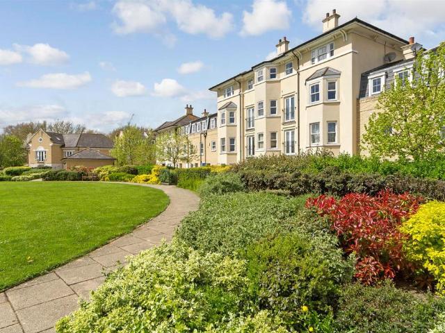 St. Matthews Gardens, Cambridge 3 bed flat to rent £2,100 pcm £485 pw